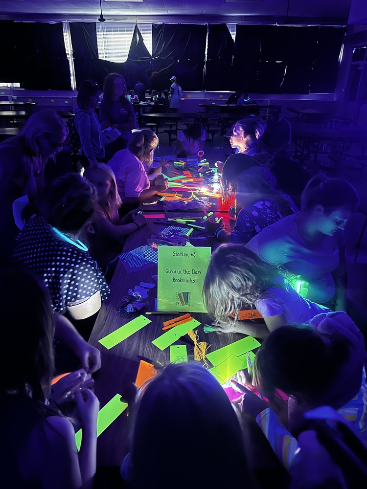 Literacy Night Glow Fun at Luray Elementary School | Page County Public ...